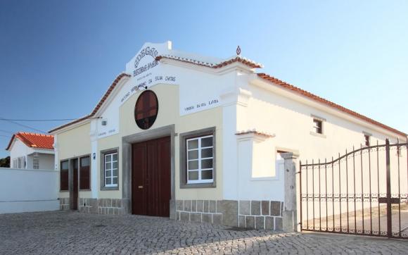 Adega Beira Mar - Adegas e Produtores de Vinho de Colares